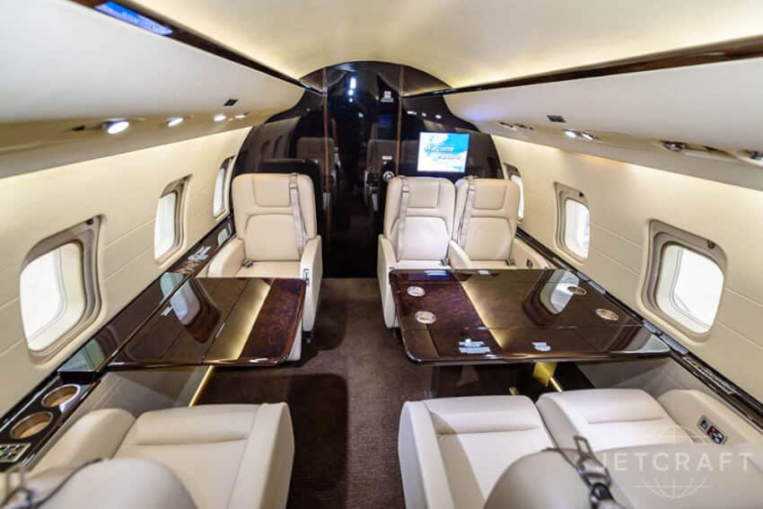 Bombardier Challenger 850 Private Jet Hire - AEROAFFAIRES