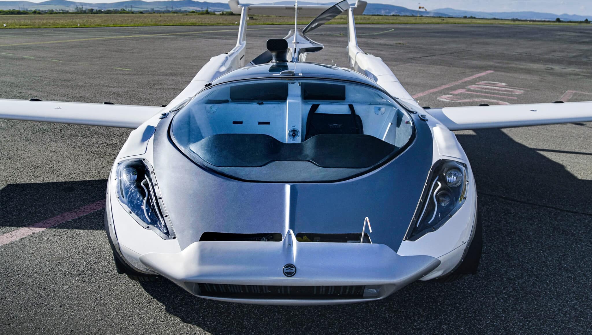 AirCar, the flying car certified by the Slovak transport authority ...